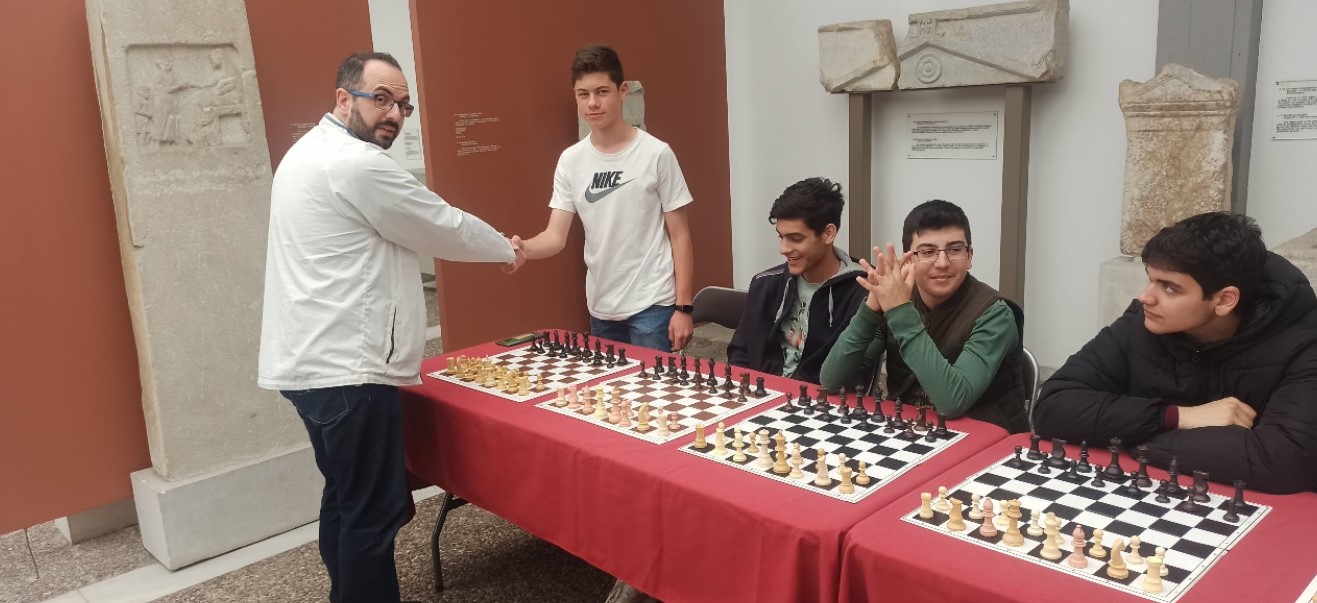 Σκακιστικός Όμιλος Δράμας: Τελετή λήξης των μαθημάτων - Χρονικά της Δράμας